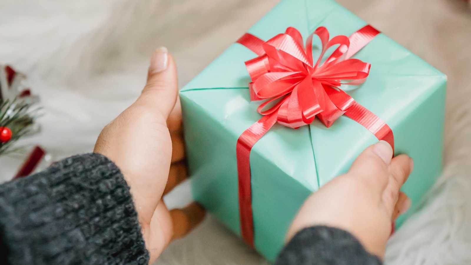 12 Things That Are Actually OK to Re-Gift, According to Etiquette ...