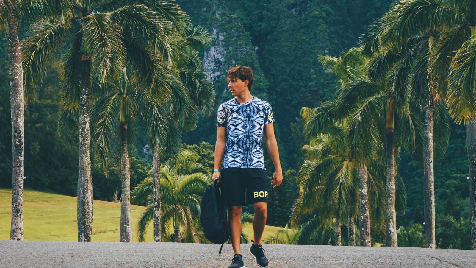 15 Expert-Approved Travel Hacks for Visiting Hawaii - Africa Wanderlust